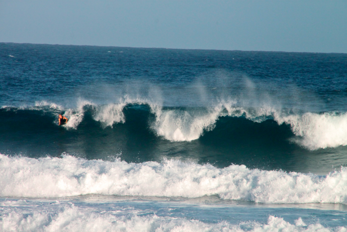 6-8 Foot Surf Expected on East Side : Maui Now