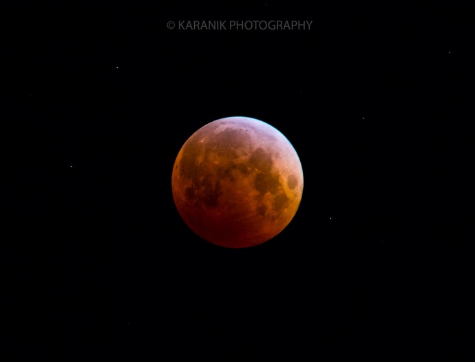 Maui Sky Watchers Witness “Blood Red” Moon : Maui Now