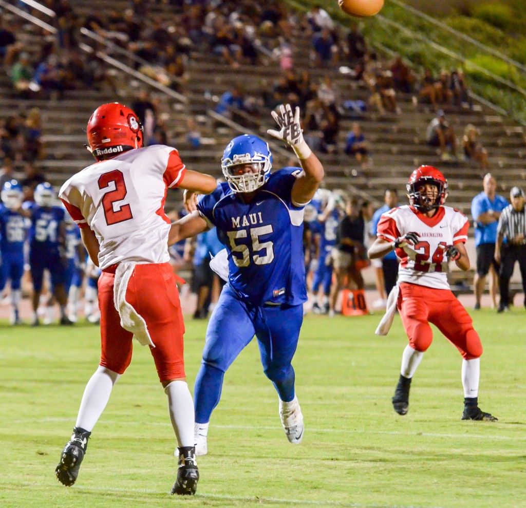MIL Football: Sabers Improve to 2-0 With 14-3 Win Over Lunas : Maui Now