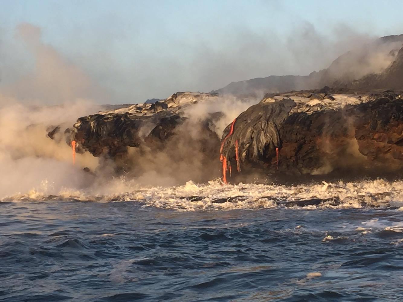 Kīlauea Lava Flow Continues Dramatic Ocean Entry | Maui Now | Hawaii News