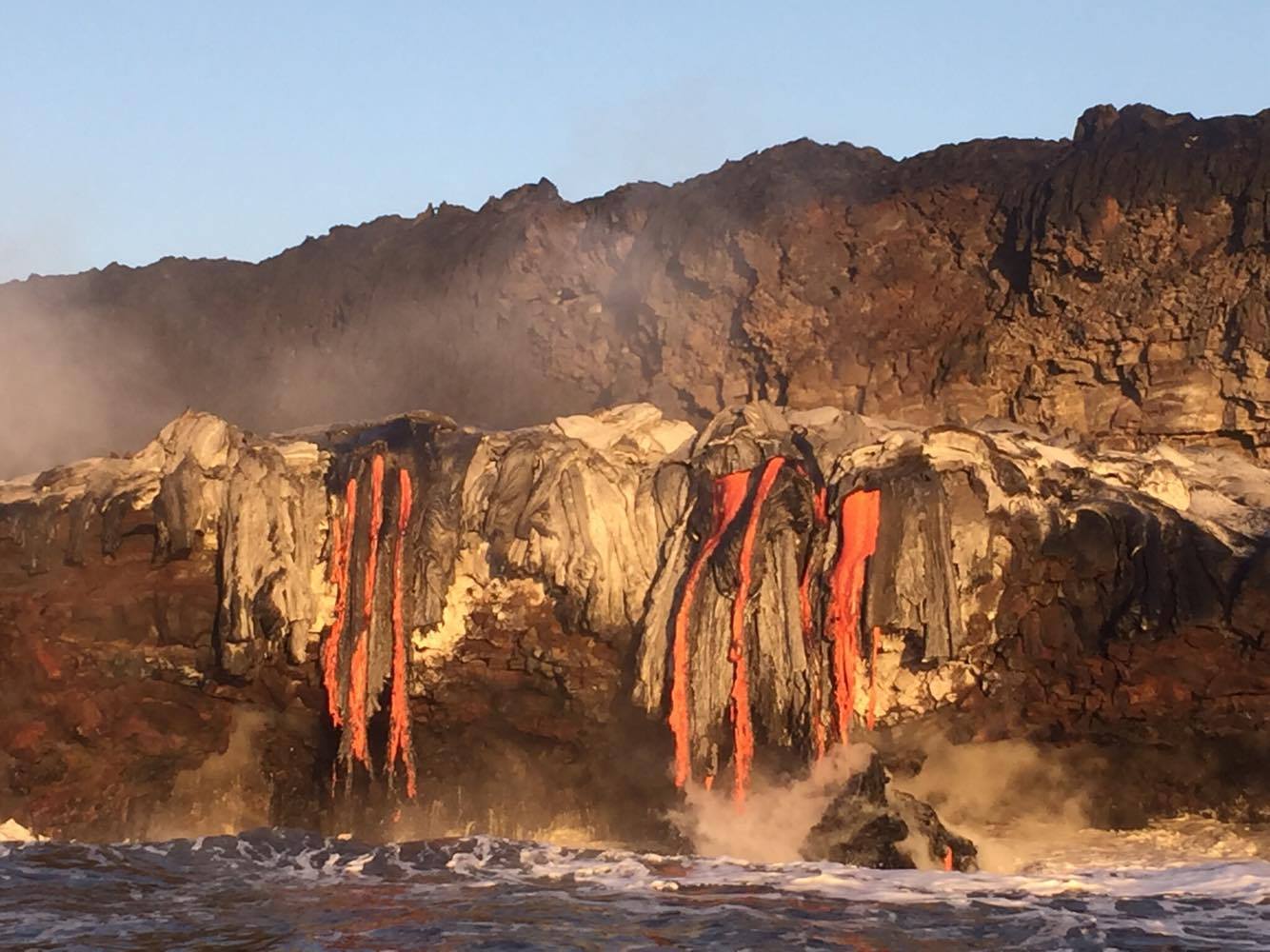 Kīlauea Lava Flow Continues Dramatic Ocean Entry | Maui Now | Hawaii News