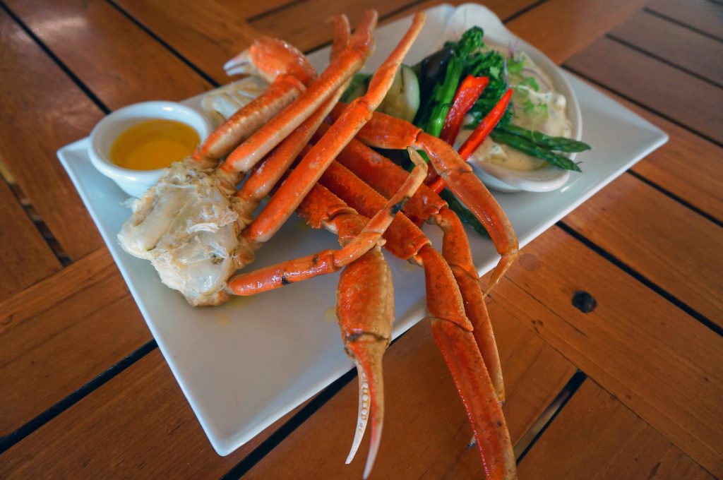 Crab Leg Feast Fridays at Black Rock Kitchen : Maui Now