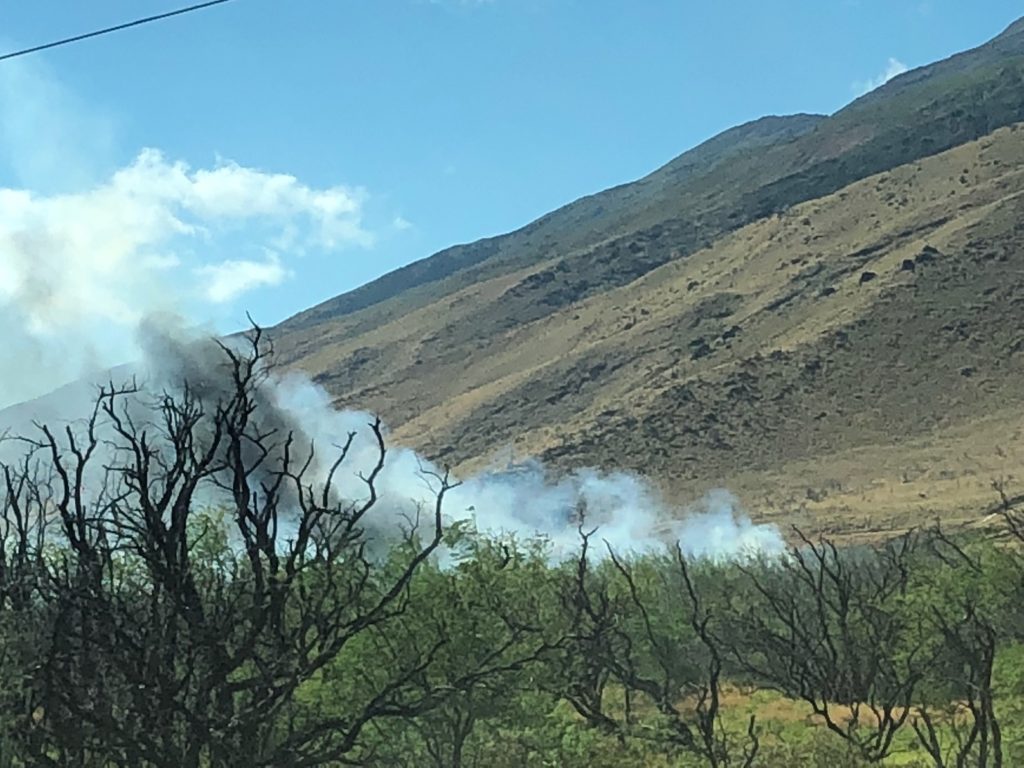 Ukumehame Brush Fire Slows Afternoon Commute : Maui Now