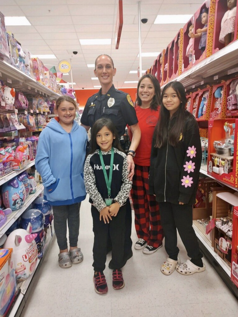 Holiday joy shared at “Heroes and Helpers” event in Hilo : Maui Now