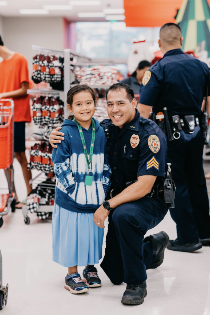 Holiday joy shared at “Heroes and Helpers” event in Hilo : Maui Now