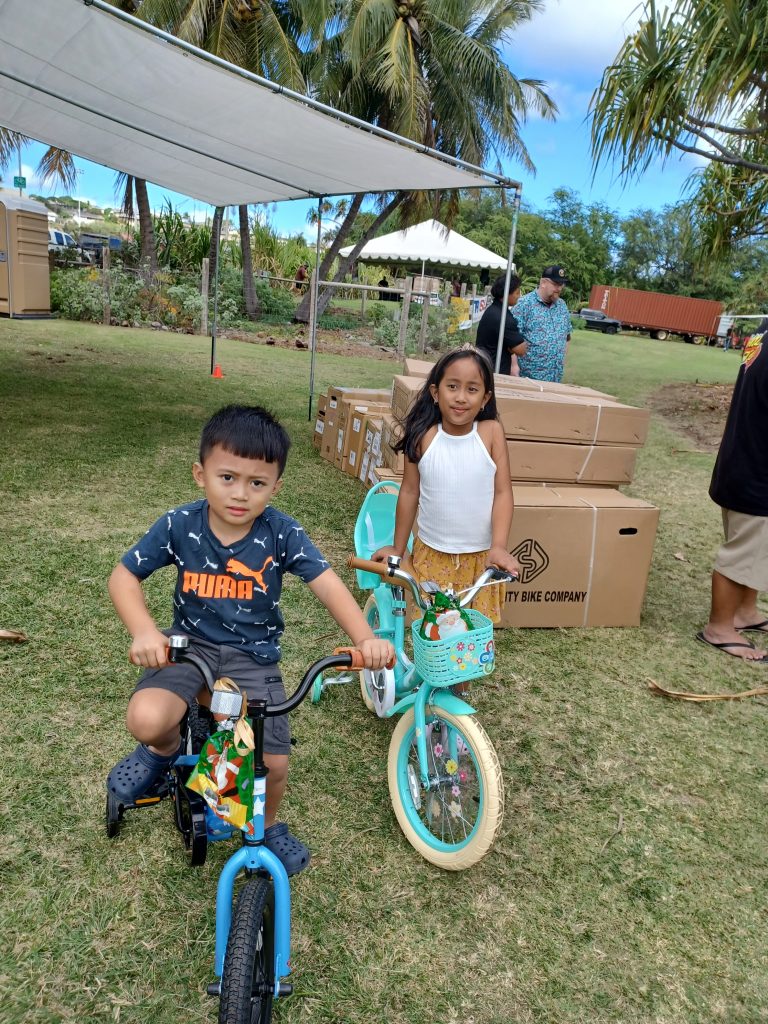 Maui Bicycling League, Makana nō nā Keiki bring holiday joy to keiki affected by wildfires ...