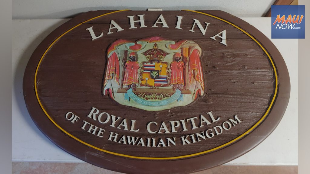 One of two stolen Lahaina signs is returned : Maui Now