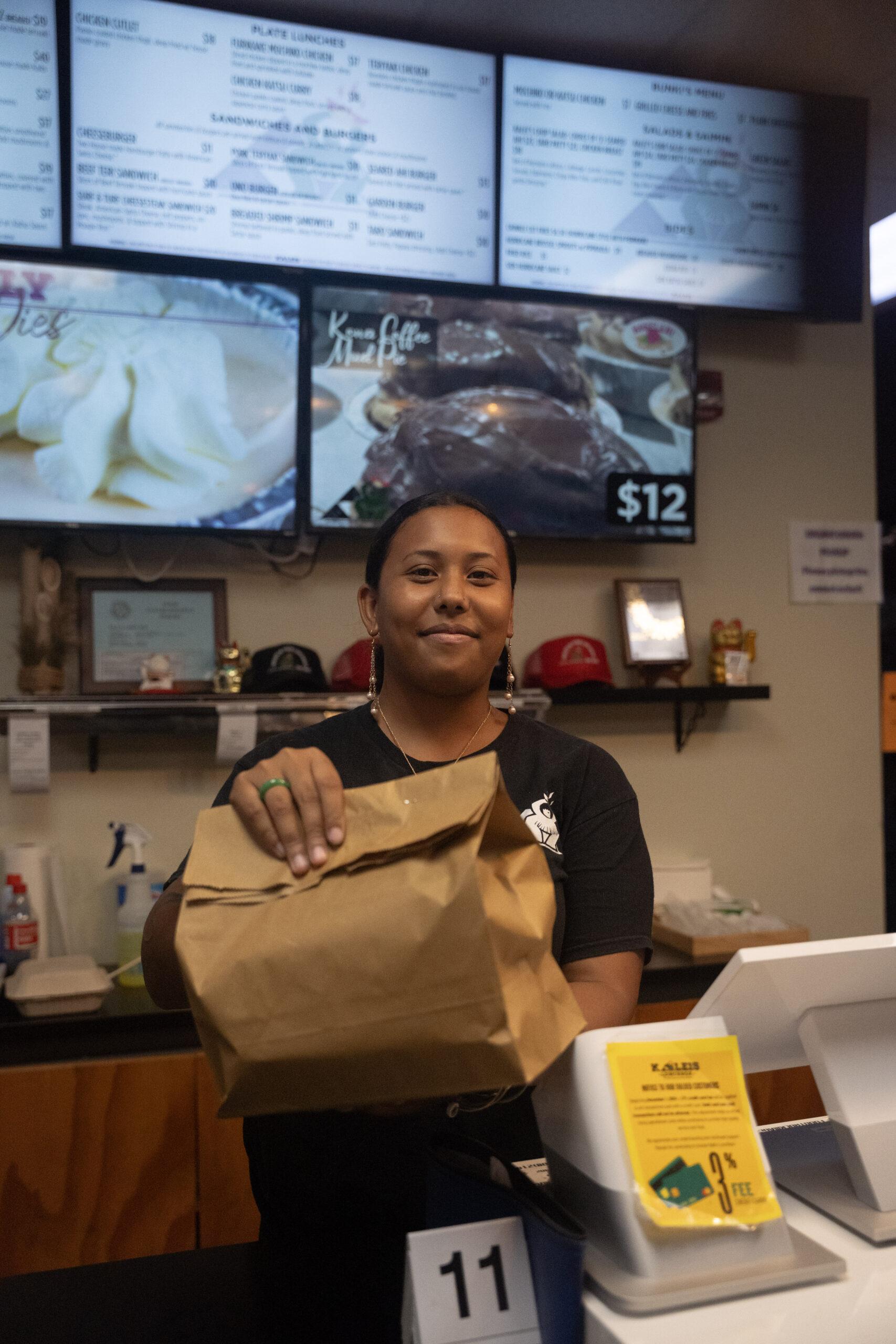 Maui Nui community steps up to help federal workers, SNAP recipients affected by government ...